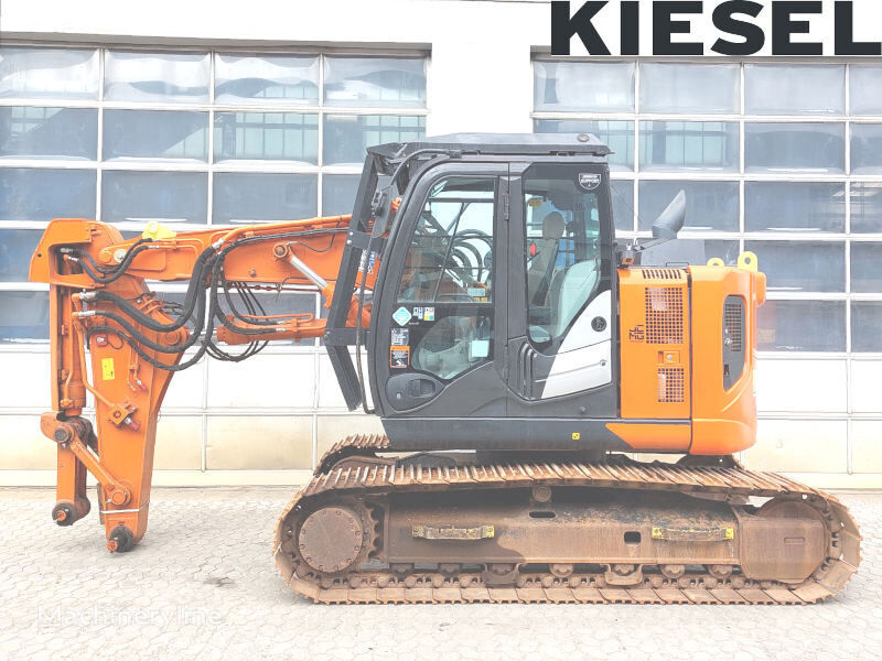 Hitachi ZX135US-6 bager guseničar