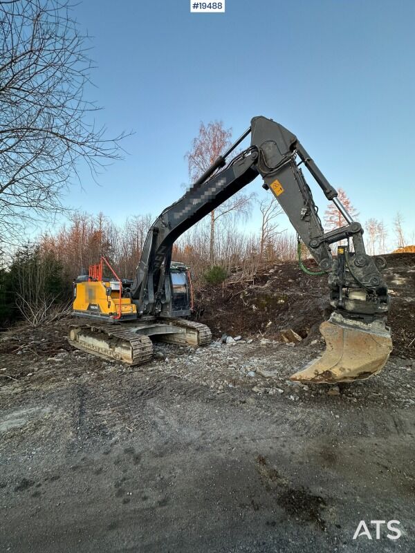 Volvo EC250EL Tracked excavator w/ 2 buckets, tilt and GPS bager guseničar