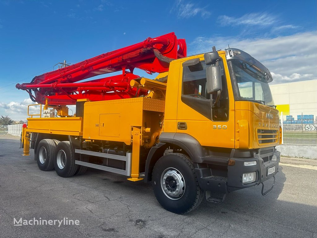 JunJin JXR 33 na šasiji IVECO TRAKKER 350 pumpa za beton