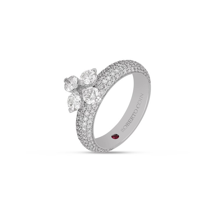 Love in Verona ring with diamonds