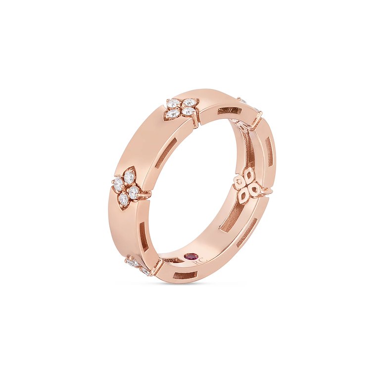 Love in Verona ring with diamonds