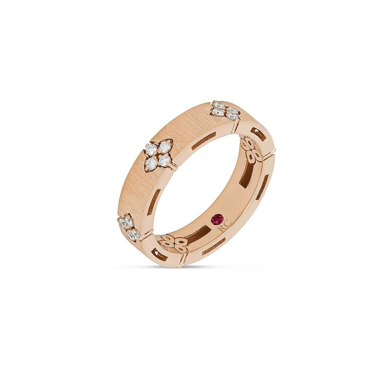 Love in Verona ring with diamonds