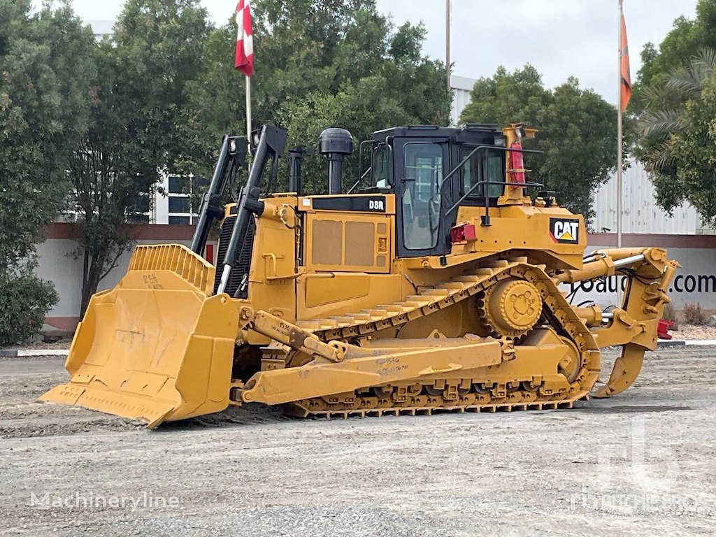 Prodaje se Caterpillar D8R buldožer na aukciji