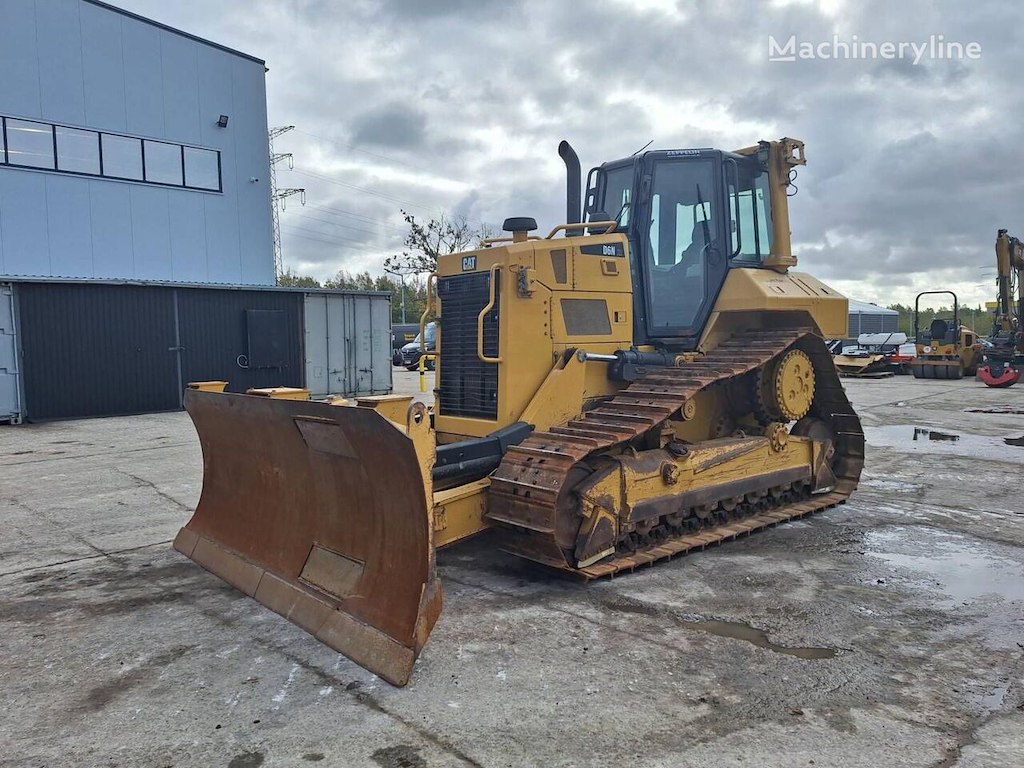 Caterpillar D6NXL buldožer