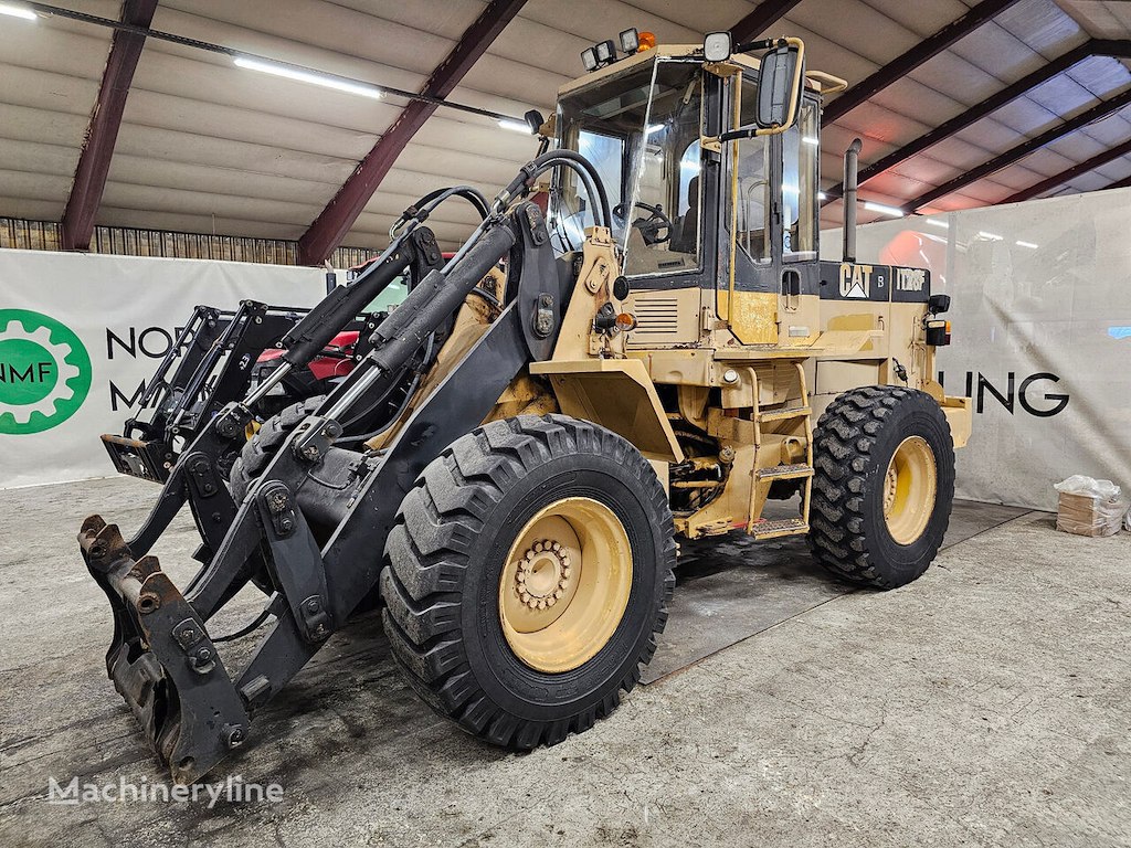 Caterpillar IT28F prednji utovarivač