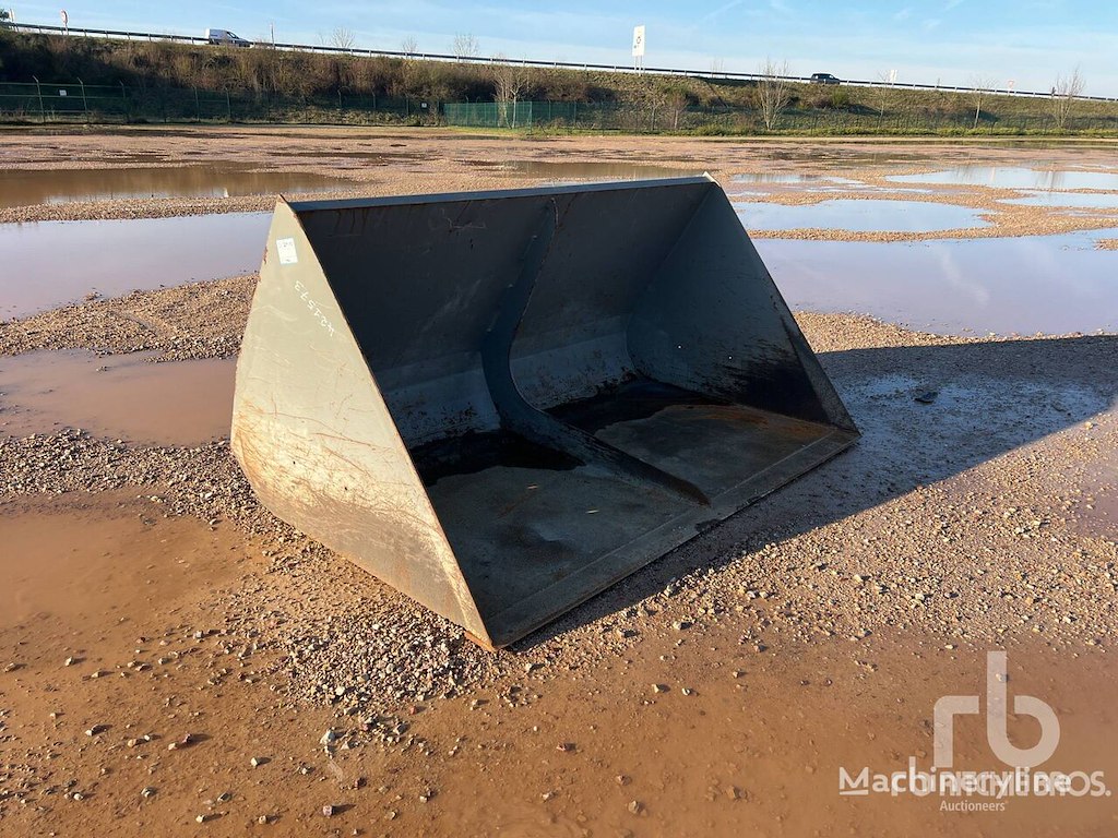 Prodaje se 2350 mm Godet kašiku za prednje utovarivač na aukciji