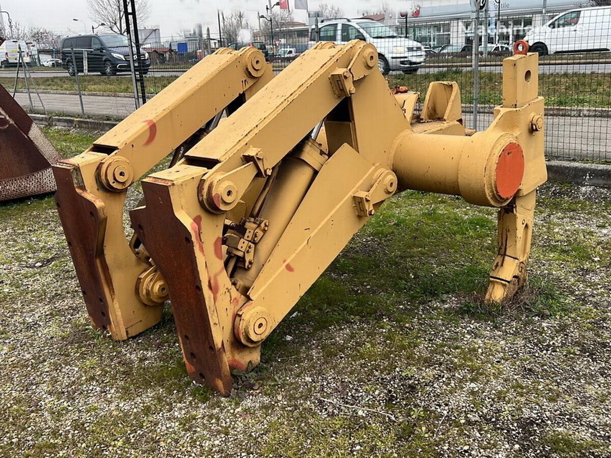 Caterpillar D7F podrivač