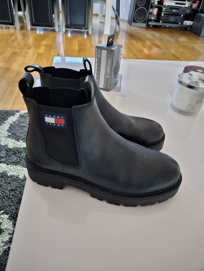 Tommy Hilfiger čizme