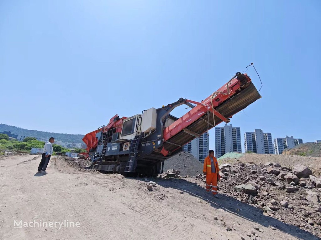 Sandvik QJ341 QH441 QA451 mobilna postrojenje za drobljenje