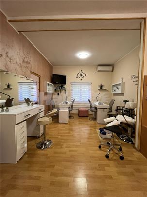 Opremljen kozmeticki salon