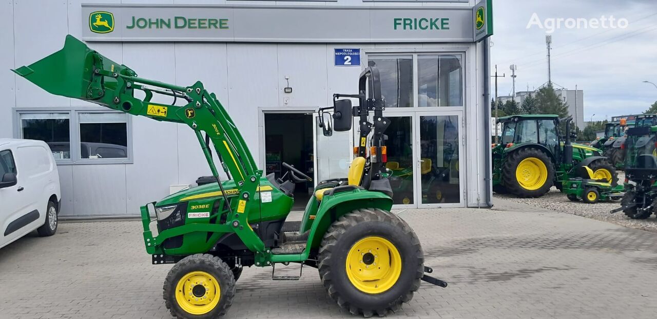 Novi John Deere 3038E traktor točkaš