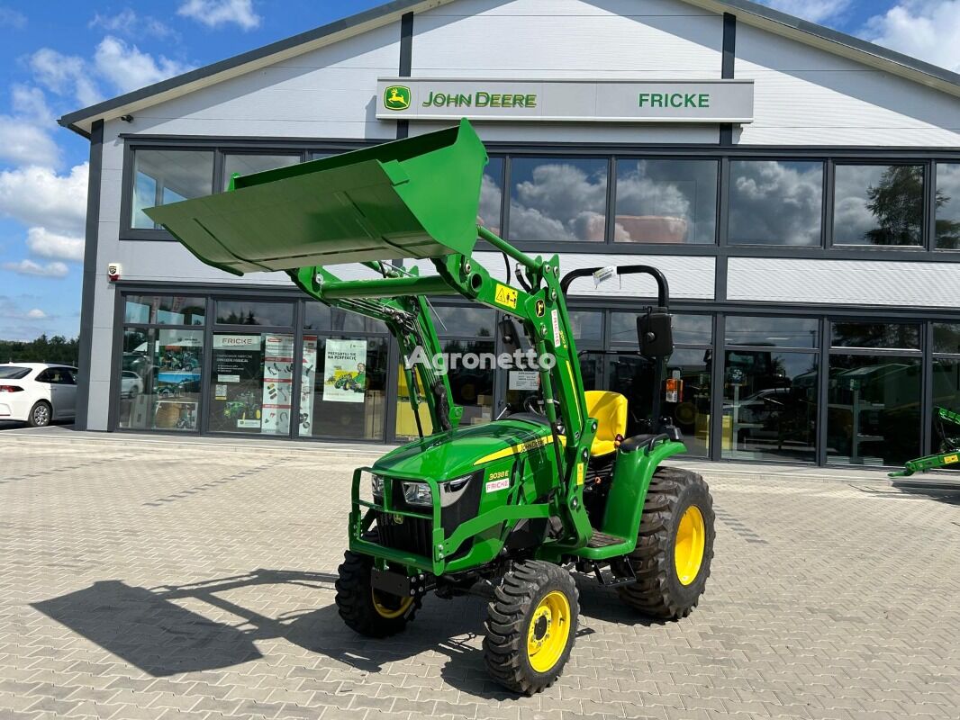 Novi John Deere 3038E traktor točkaš