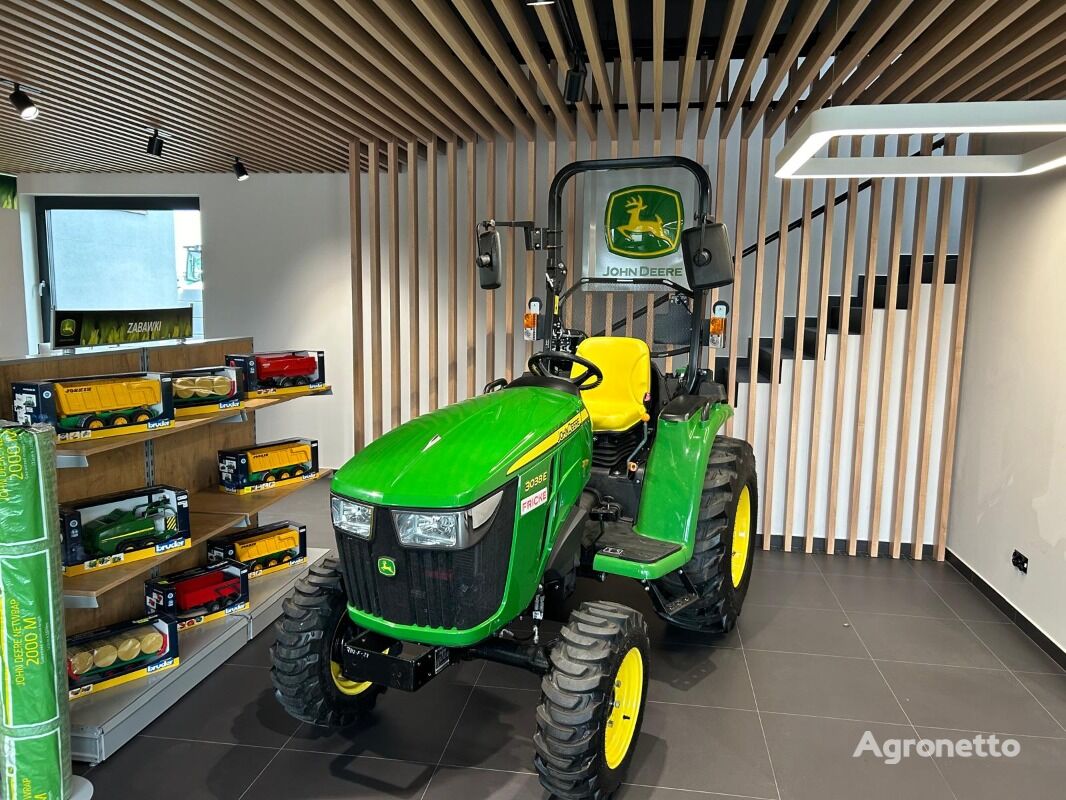 Novi John Deere 3038E traktor točkaš