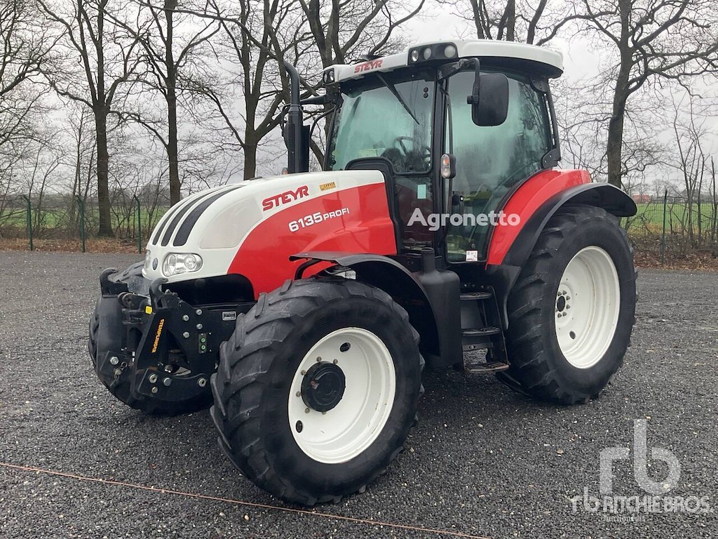 Prodaje se Steyr 6135 PROFI traktor točkaš na aukciji