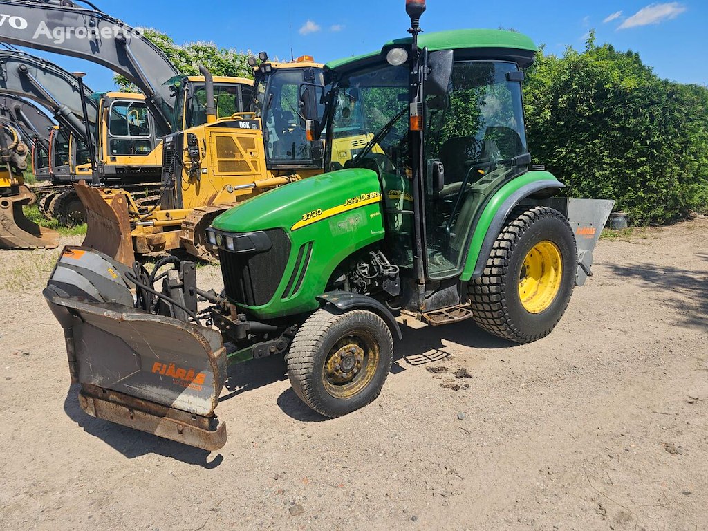 John Deere 3720 traktor točkaš