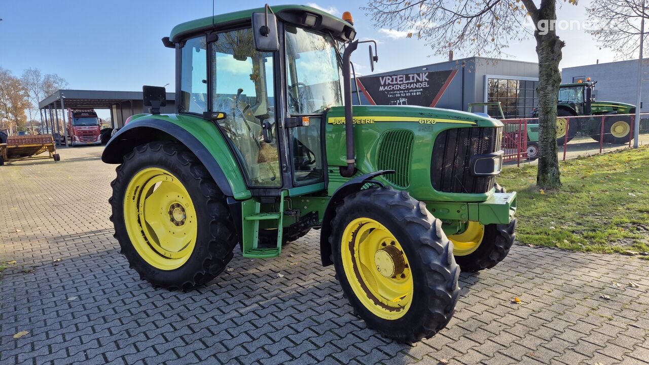 John Deere 6120 traktor točkaš