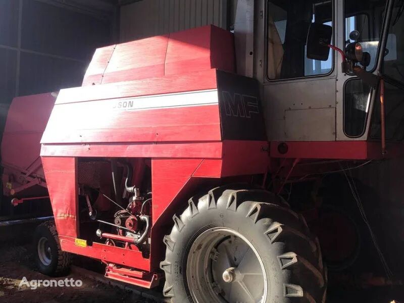 Massey Ferguson 330 kombajn za žito