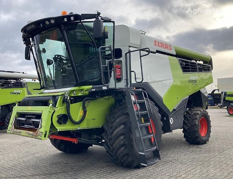 Claas LEXION 5300 kombajn za žito