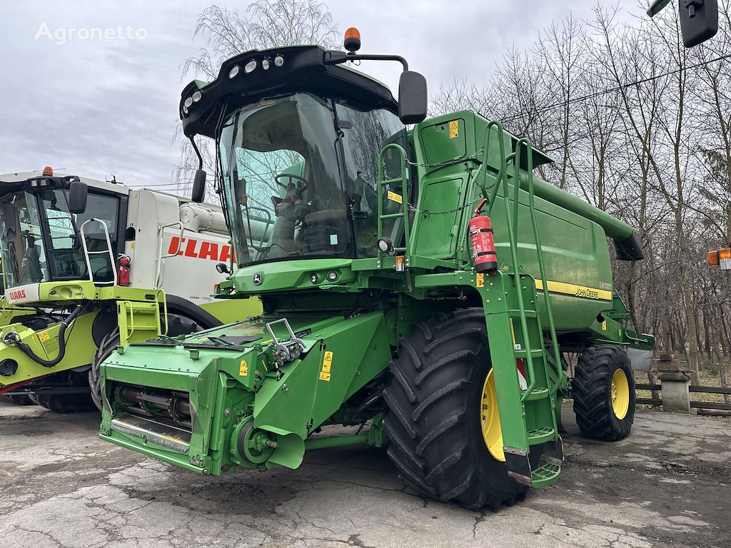 John Deere W650 kombajn za žito