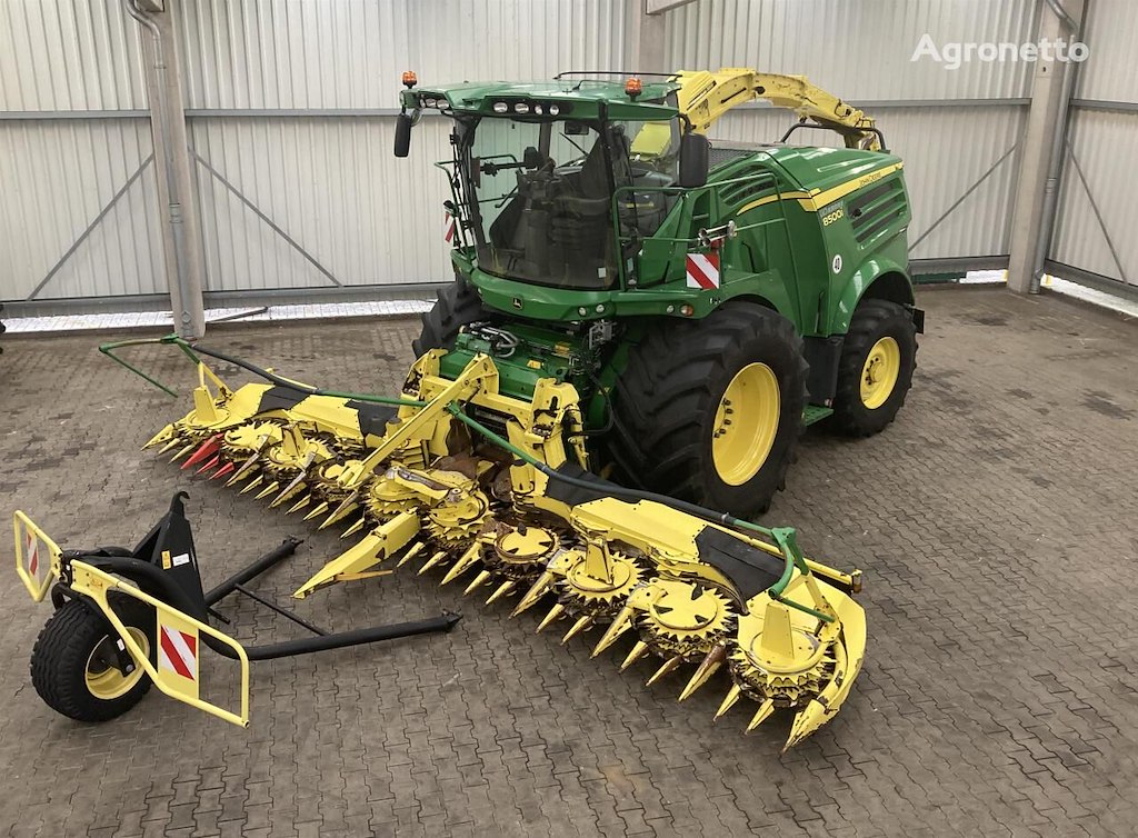 John Deere 8500 krmni kombajn