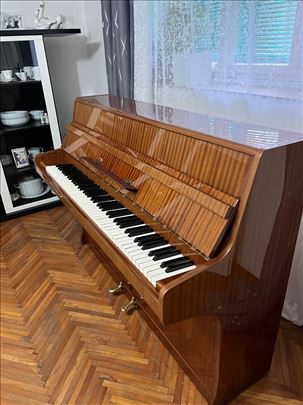 Pianino nemačke marke Otto Thein