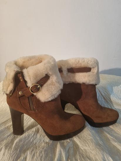 Sniženo 10k-Original Ugg čizmice sa krznom