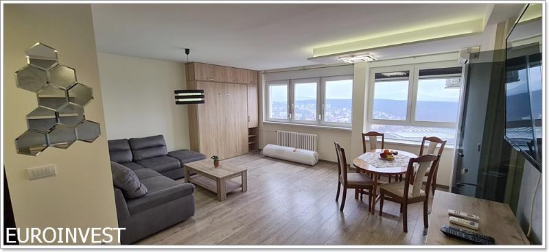 RENOVIRAN, OPREMLJEN, PRELEP POGLED KA AVALI ID#1549 650 €