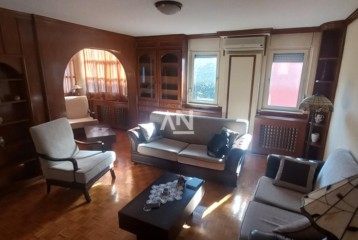 Vračar, Kičevska, lux 4,0 stan na prestižnoj lokaciji ID#10344 1.650 €