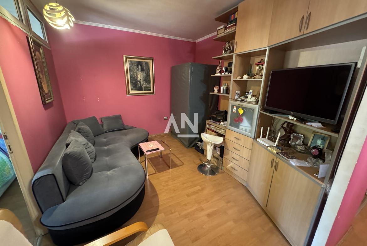 Zvezdara, Mirijevo, Vladislava Bajčevića, zgrada od žute fasadne cigle, 54m2 ID#7426 120.000 €