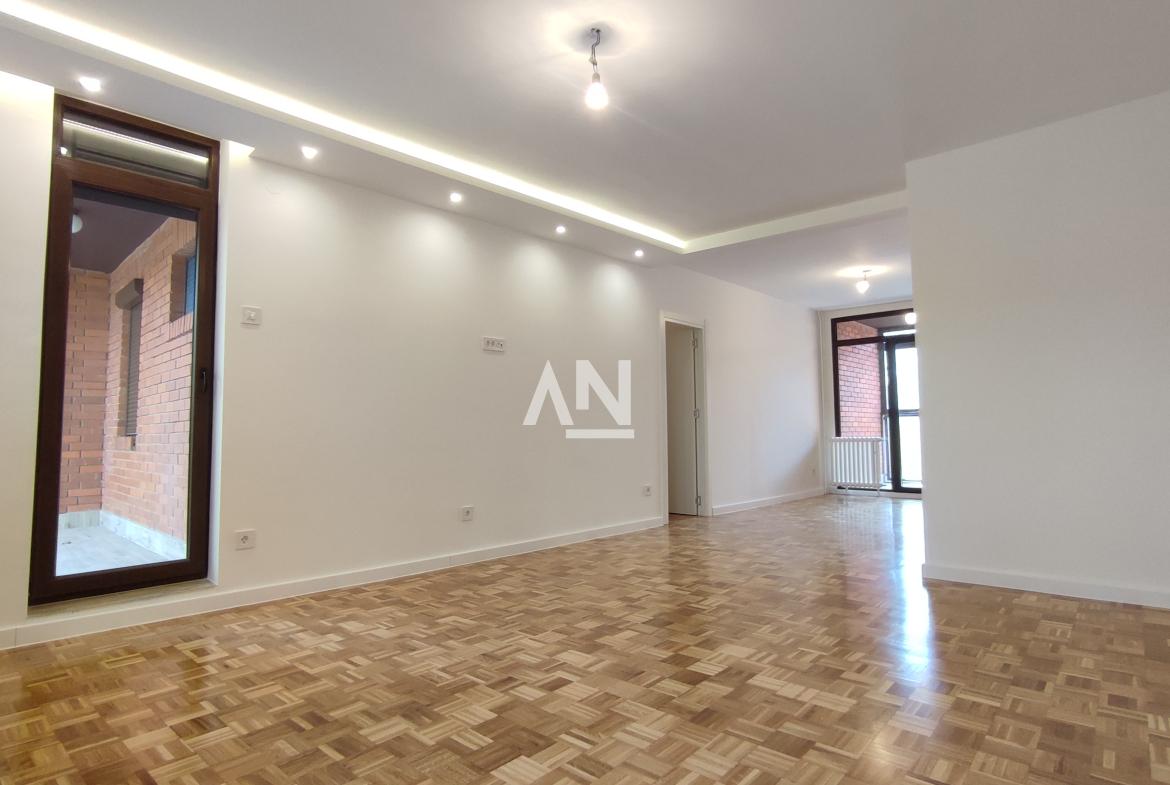 Ljubiše M. Adaptibilan u 4.5, renoviran kompletno. ID#9371 179.500 €