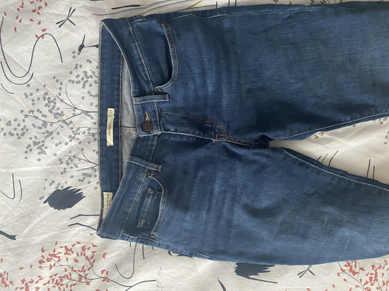 Levis farmerke W27 L32 model 711