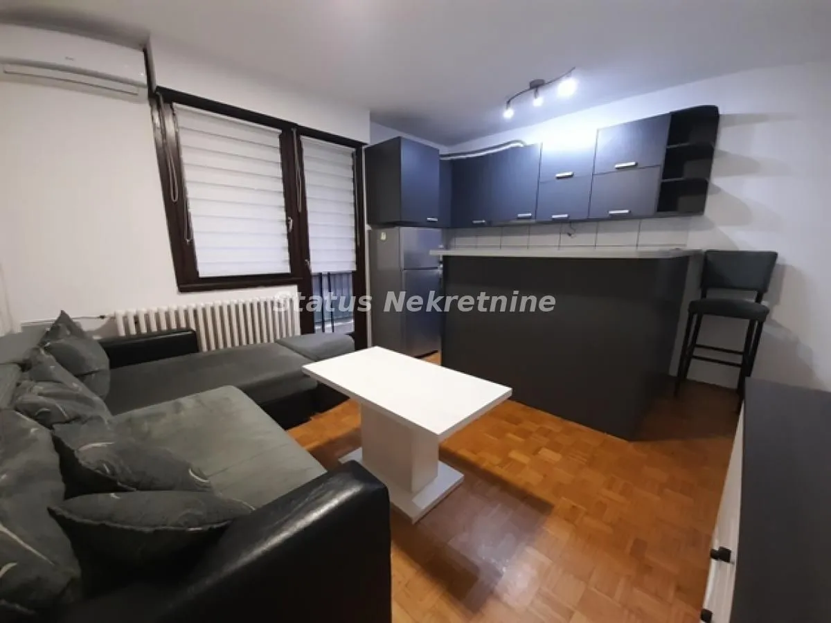 Izdavanje, jednosoban stan, 39m2, Centar, Novi Sad