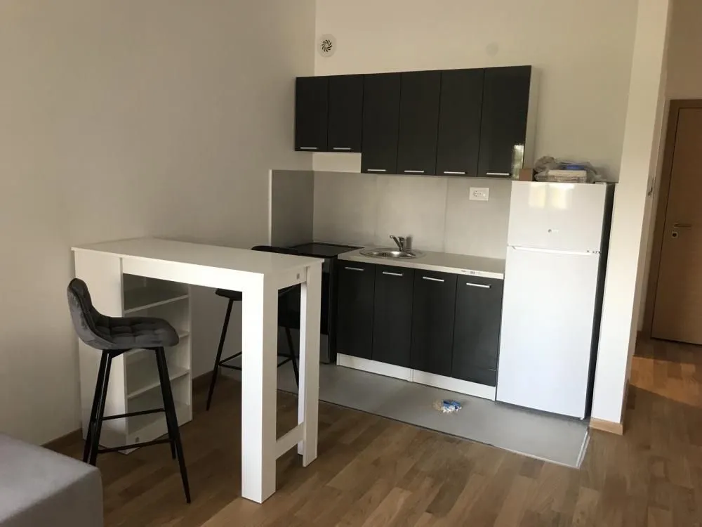 Izdavanje, garsonjera, 27m2, Novi Sad, Novi Sad