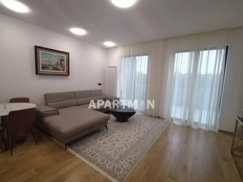 Izdavanje, dvosoban stan, 75m2, Stari Grad, Beograd