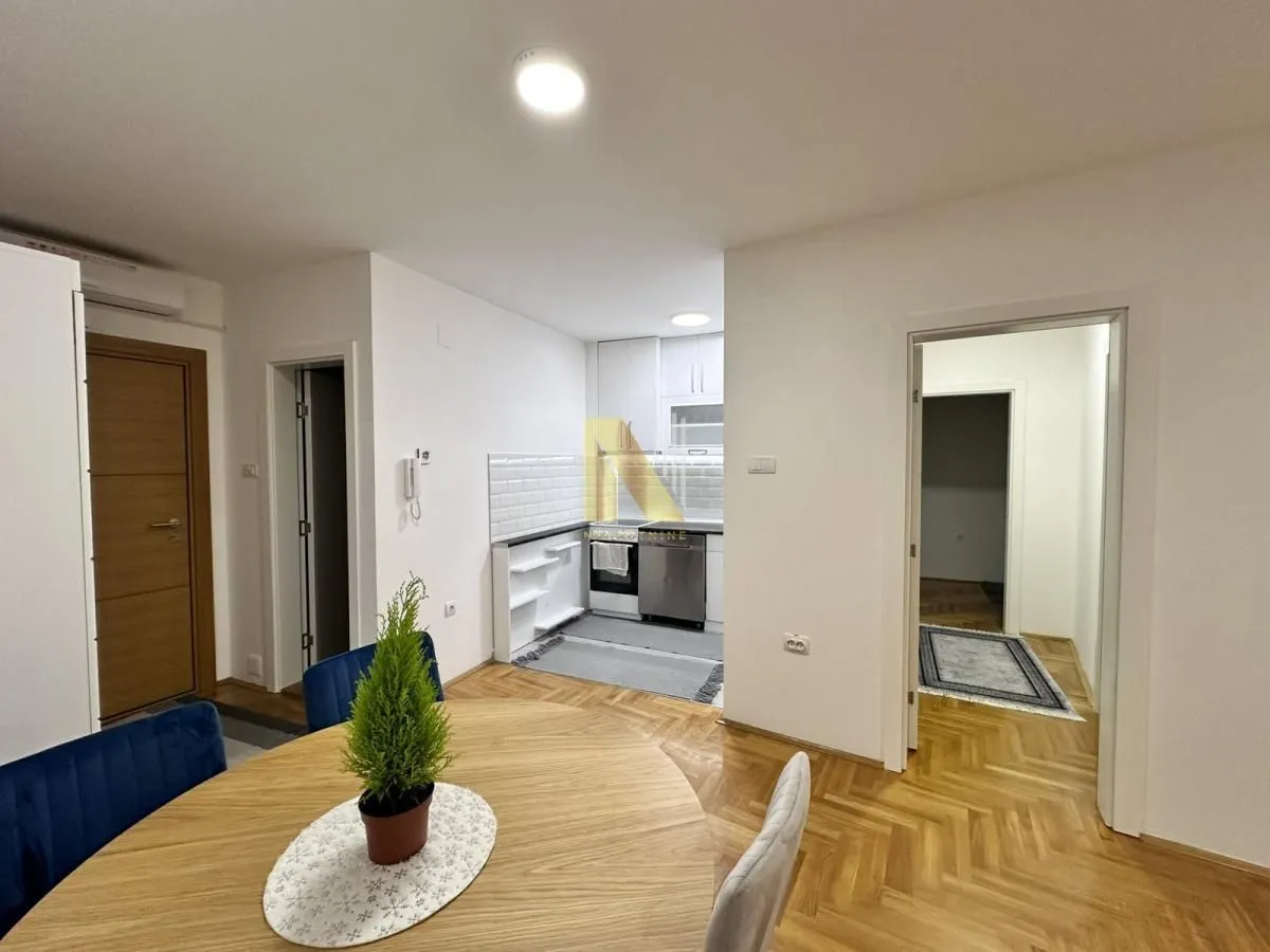 Izdavanje, dvosoban stan, 52m2, Centar, Novi Sad