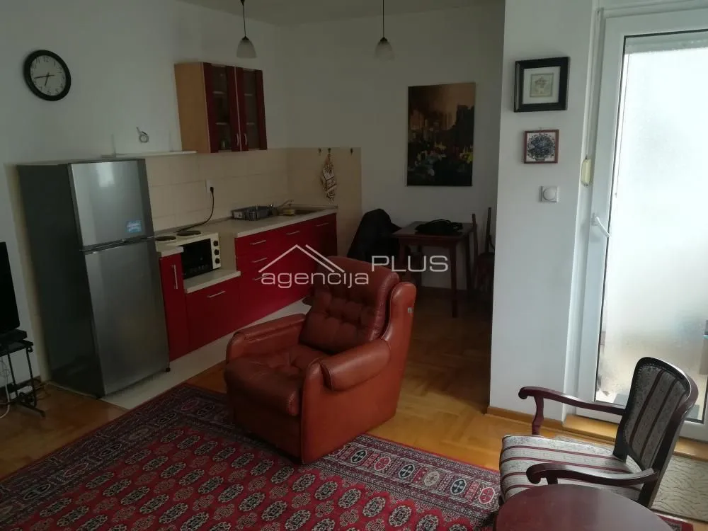 Izdavanje, jednosoban stan, 31m2, Đeram Pijaca, Beograd