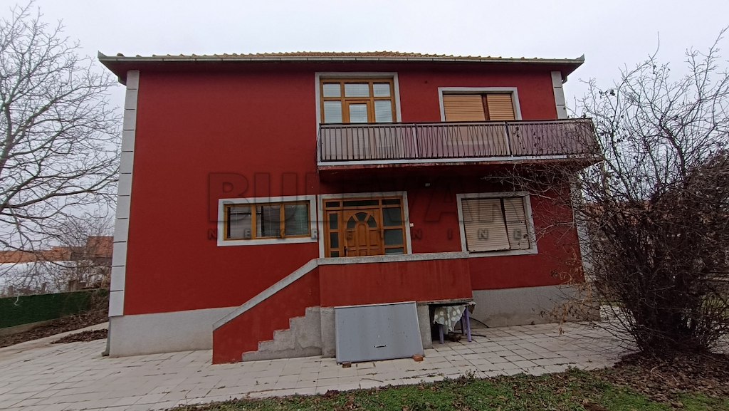 Vinarce, spratna kuća, 180m2, plac 12. 7a