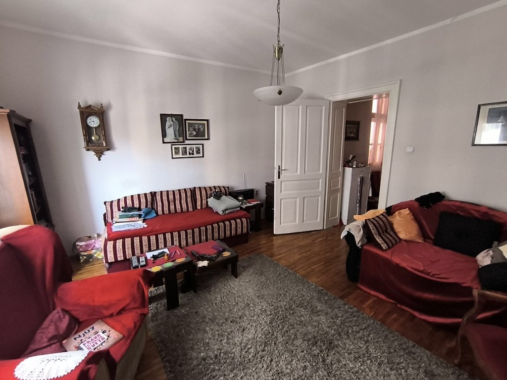 VRACAR CENTAR 52m2 , T , 182000e