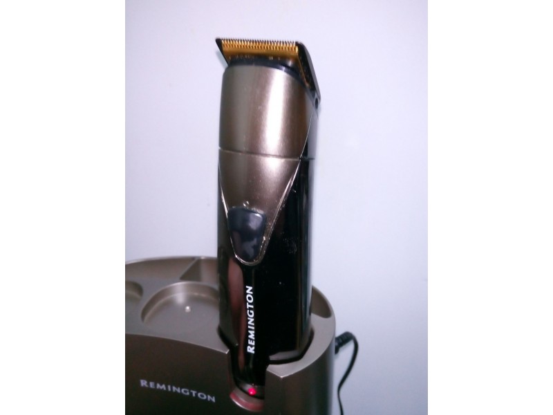 Trimer Remington MB900 sa tri glave