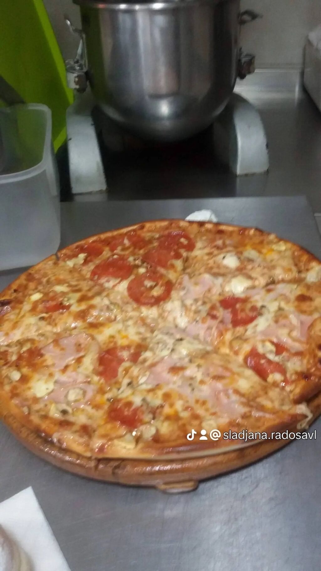 Tražim posao,pizza majstora, roštilj majstora, perača sudova, Beograd