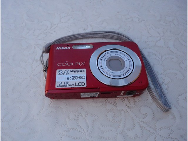 Digital Camera Nikon COOLPIX S210 Compact - Crveni!