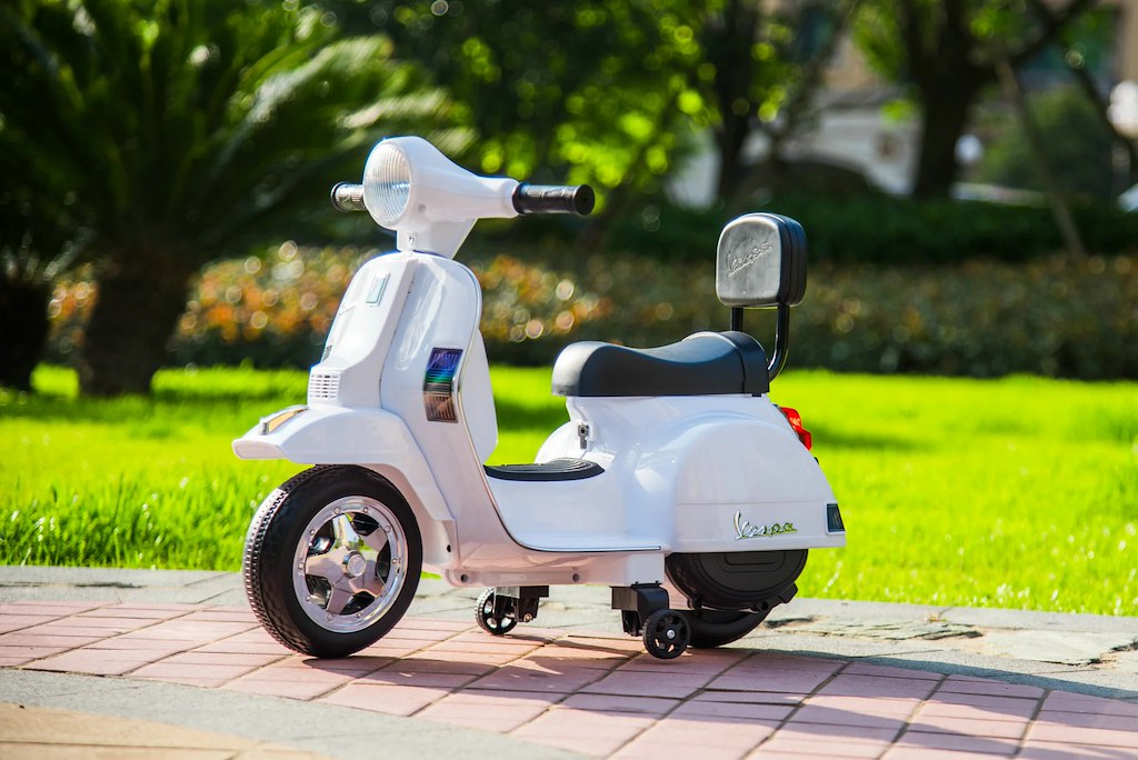 Mini Vespa skuter – Beli
Mini Vespa skuter – Beli