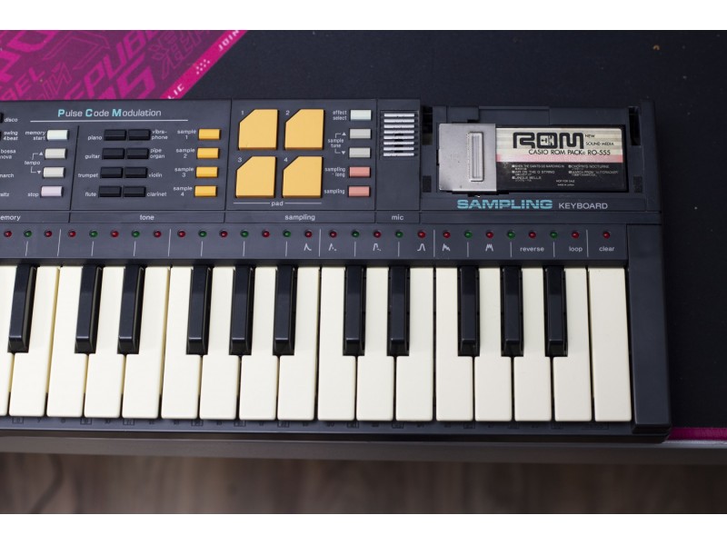 Casio SK-8 32-Key Sampling Keyboard sintisajzer