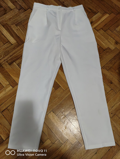 Nove bele svecane pantalone