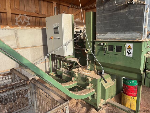 Briquetting press
RUF 200