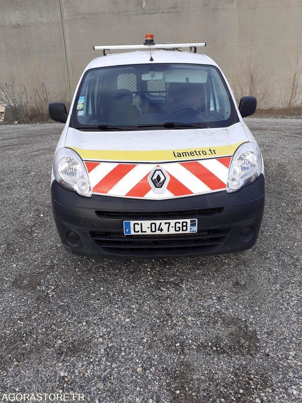 Prodaje se Renault KANGOO laki furgon na aukciji