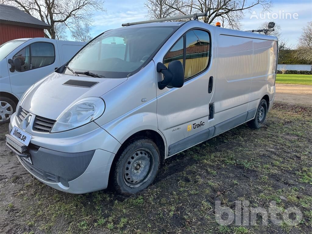 Prodaje se Renault TRAFIC minibus furgon na aukciji