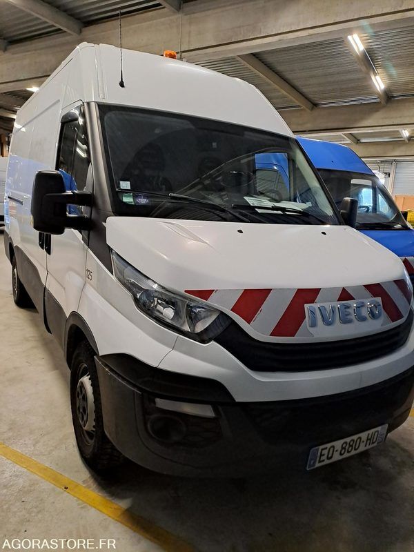 Prodaje se IVECO 35S14N minibus furgon na aukciji