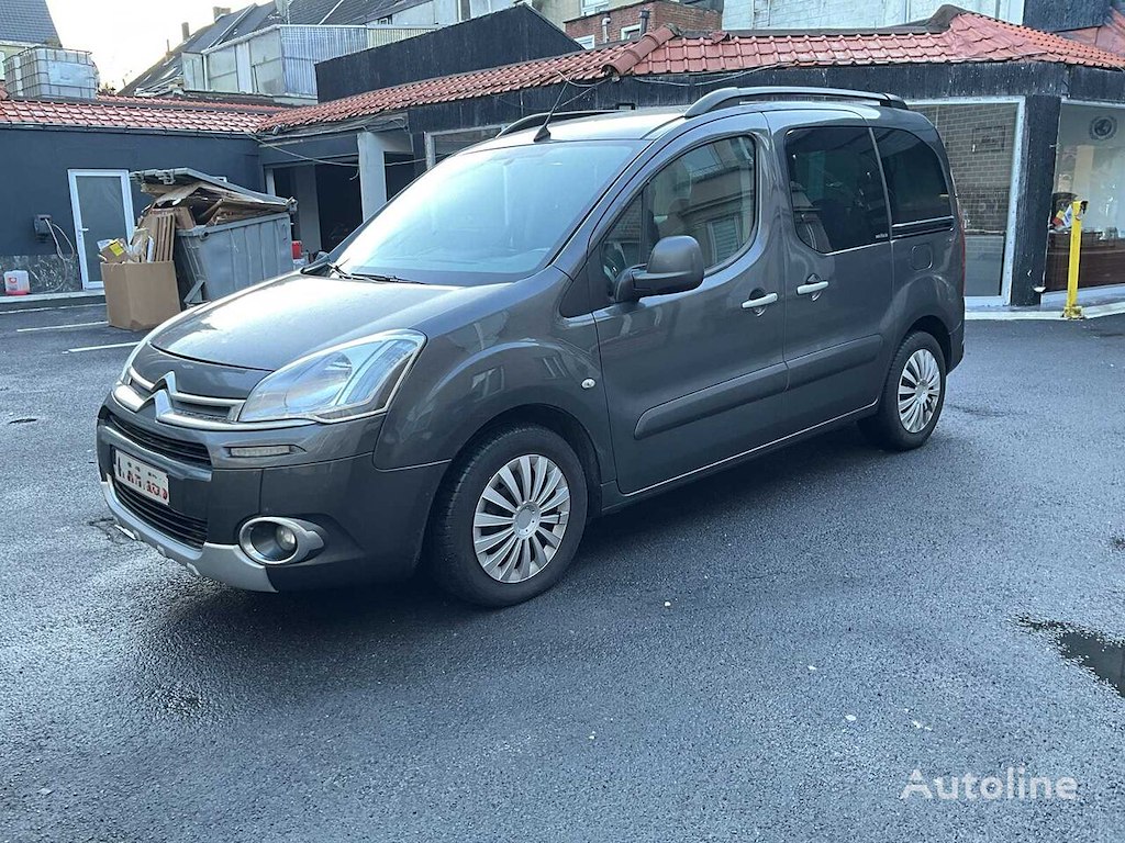 Prodaje se Citroen Berlingo laki furgon na aukciji