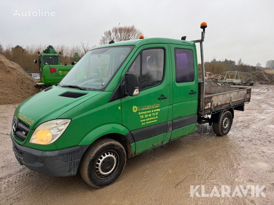 Prodaje se Mercedes-Benz Sprinter 311 CDI kamion s ravnom platformom < 3.5t na aukciji